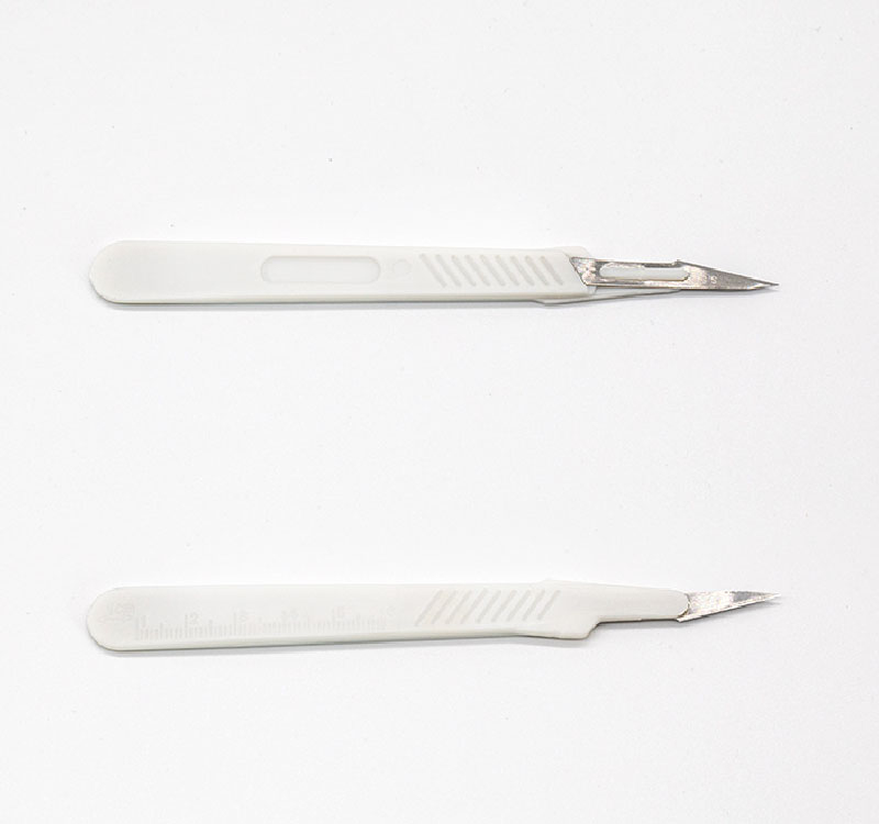 Scalpel chirurgical stérile jetable en acier au carbone du fabricant ...
